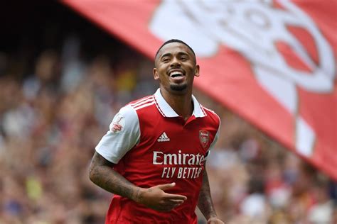 Técnico diz que lesão de Gabriel Jesus é mais grave do que esperado