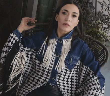 Ecem Özkaya Kimdir Bahar Dizisinin Rengini Ecem Özkaya