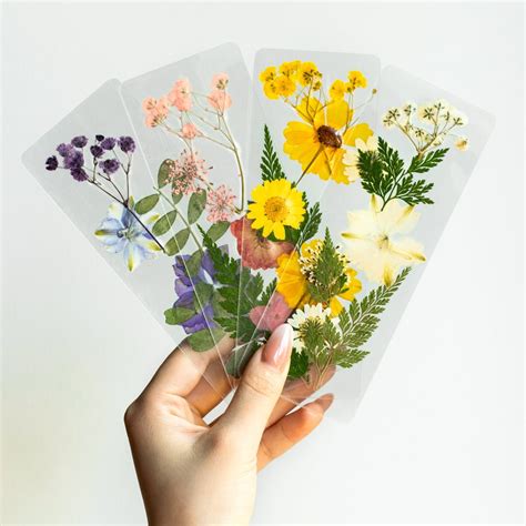 Marcapáginas de flores coloridas Marcapáginas floral prensado con