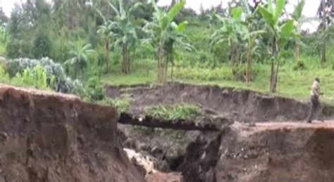 Giant Cracks Appeared In Uganda