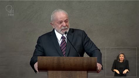 Lula Chora Ao Ser Diplomado E Diz Que O Povo Brasileiro Escolheu O Amor