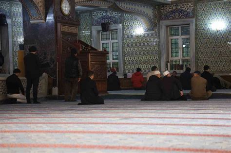 Teravih namazı nasıl kılınır Teravih namazı kaç rekat Elazığ Fırat