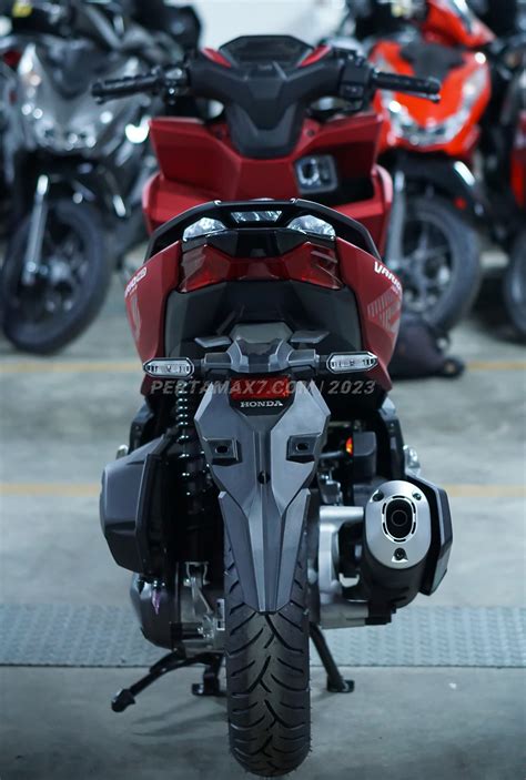 Honda Vario 160 Merah Doff Terbaru 2024 Active Red Matte CBS Detail