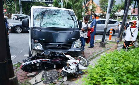Poto Kecelakaan Motor Homecare24