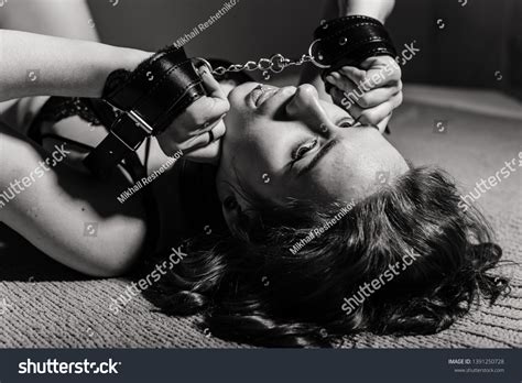 Handcuffed To Bed 162 Images Photos Et Images Vectorielles De Stock Shutterstock