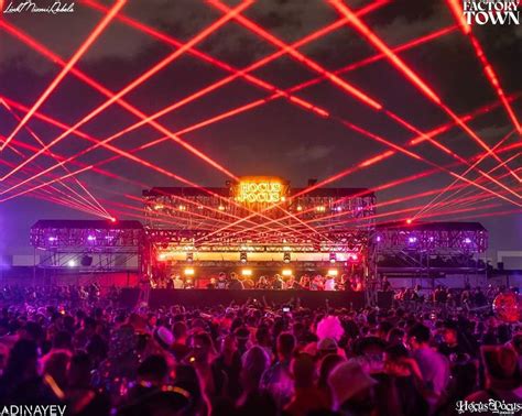15 Wickedly Fun Halloween Parties In Miami This Year