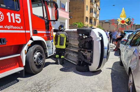 Scontro Fra Due Auto A Catanzaro Ferita Anziana Il Lametino It