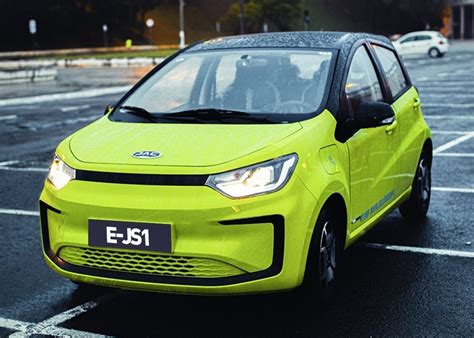 JAC E JS1 volta a ser o carro elétrico 0km mais barato do Brasil