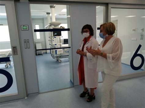 Sanidad Invierte Millones De Euros En La Nueva Uci Del Hospital De