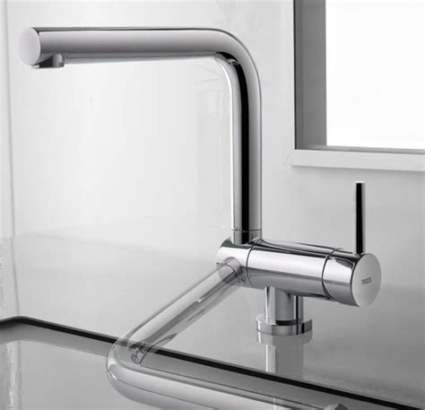 Grifo monomando de cocina Top Tres 130335 con caño abatible Tres 130335