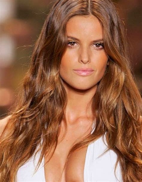 En Güzel 35 Karamel Saç Rengi ve Saç Modeli Bayan Kıyafet Kombinleri