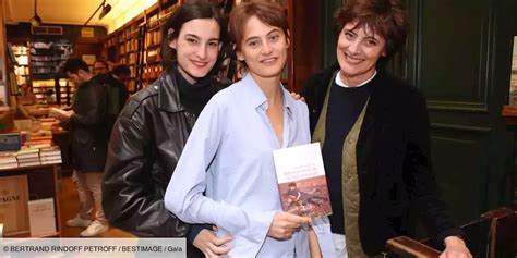 PHOTO Inès de la Fressange plus complice que jamais avec ses filles