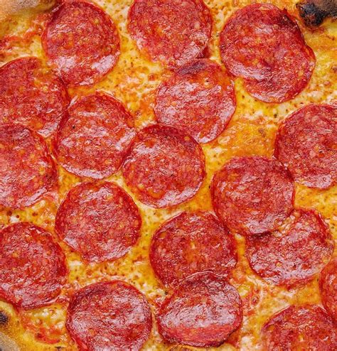 Premium Photo Fresh Tasty Pizza With Pepperoni Closeup