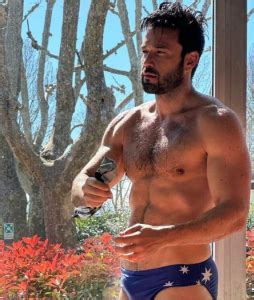 Ator S Rgio Marone Pau Marcando Na Sunga Famosos Nus