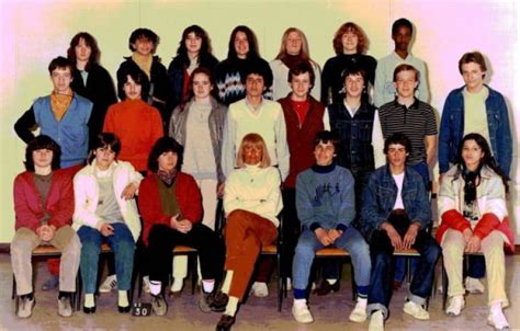 Photo de classe 3ème F Gérard Philippe 81 82 de 1982 Collège Gérard
