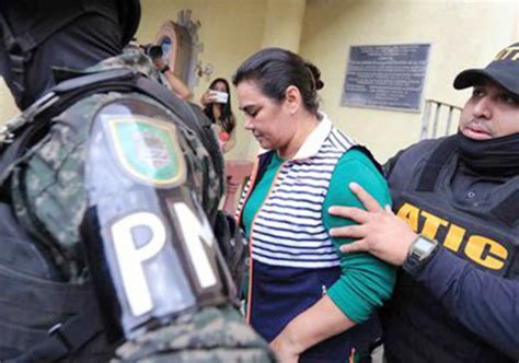 Condenan a 58 años de cárcel a exprimera dama de Honduras Rosa Elena