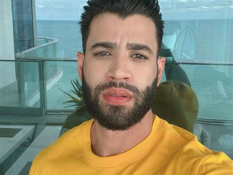 Gusttavo Lima quebra o silêncio e revela o motivo de usar cueca dentro