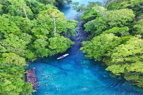 4 Tempat Wisata Alam Ini Menjadi Destinasi Paling Indah Di Kalimantan