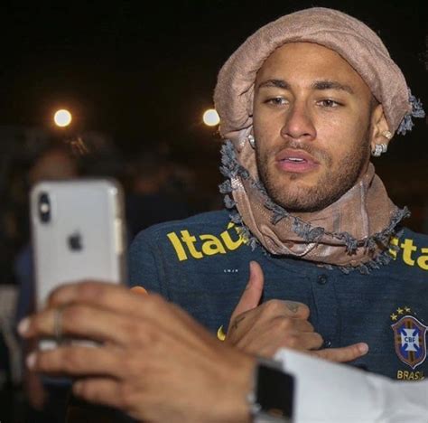 Pin de Cássia Tostes em Neymar Jr Neymar Futebol Bandanas de cabelo