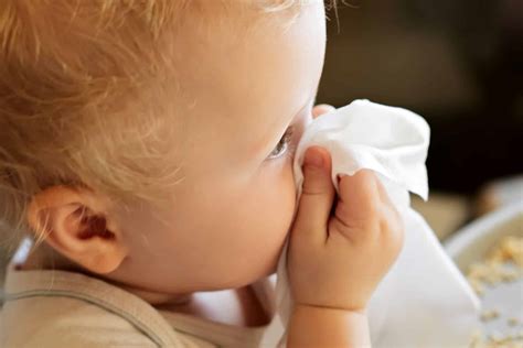 Découvrez les signes du rhume chez votre bébé comment savoir si votre