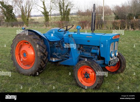 Fordson Super Dexta Traktor Stockfotografie Alamy