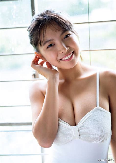 ミスヤングマガジン受賞した18歳爆乳JK寺本莉緒デカすぎるおっぱいによってスク水がはち切れそうになってるww エロチカ
