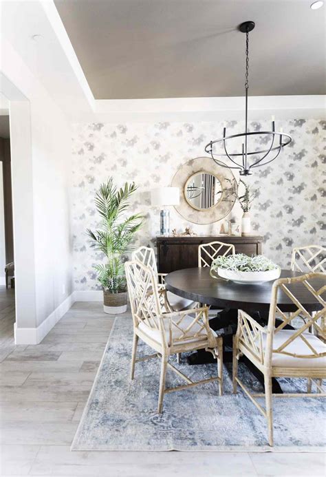 Dining Room Accent Walls To Spark Conversation