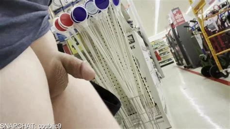 Obtenir Naked Au Milieu Du Magasin Et Se Promener Sans V Tements