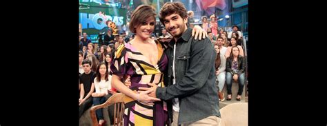 Foto Deborah Secco Deu Luz Maria Flor Sua Filha Hugo Moura Em