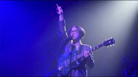 郭顶时隔五年在Livehouse演绎凄美地 郭顶 凄美地 新浪新闻
