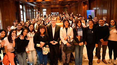 El Gobernador recibió la visita de estudiantes del departamento