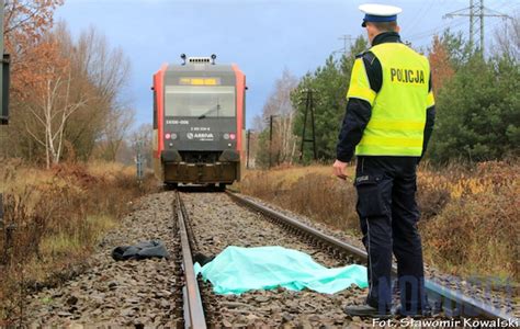 Toruń Tragiczny wypadek na torach Rowerzysta wpadł pod pociąg