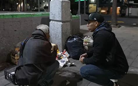 El Youtuber Yulay Ayuda A Personas En Situaci N De Calle Telediario