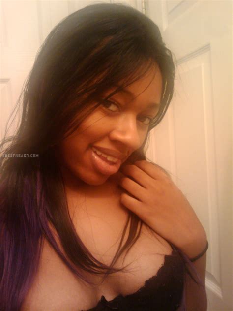 Shes Sexy And She Knows It Shesfreaky