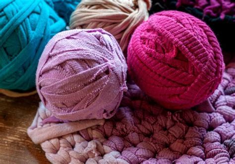 Rag Rug How To Make A Rug 10 Fun And Creative Ways To Make Rag Rugs