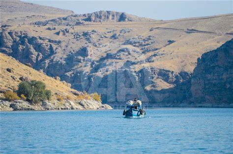 Fırat Nehri nin saklı kanyonları göz kamaştırıyor