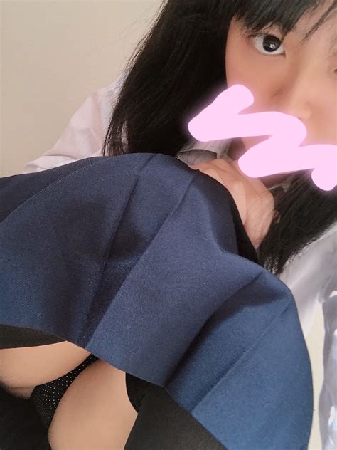 JKコスプレした21歳が顔出しで貧乳の生乳おっぱい上半身半裸ヌード自撮り みんくちゃんねる