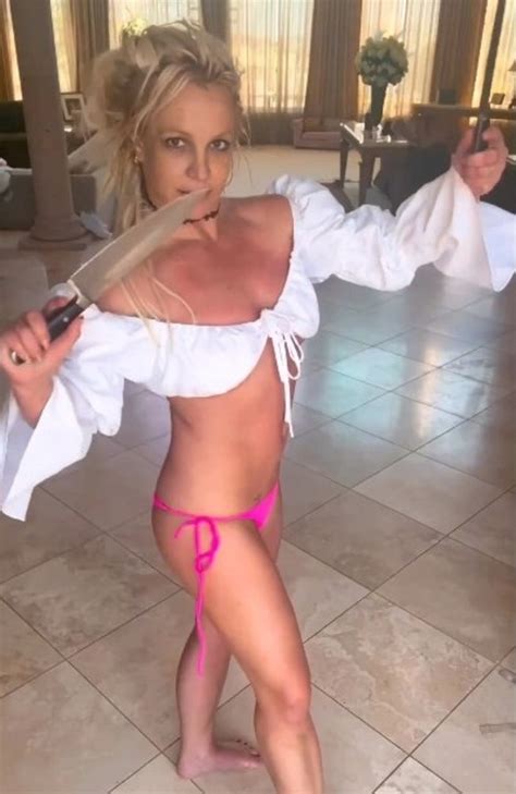 Britney Spears Knife Video Sees Police Called To Singers Home The