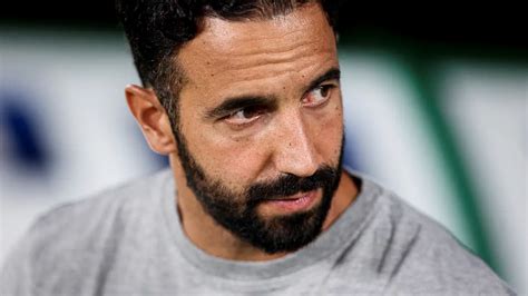 Surpresa preparada Amorim chama médio promissor da equipa B do