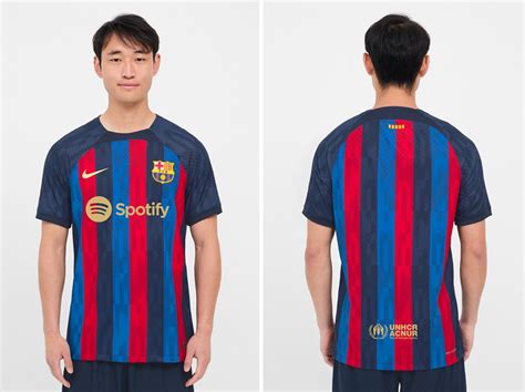 Le FC Barcelone dévoile son nouveau maillot domicile pour la saison