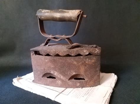 Antique Large Coal Iron Campestre Al Gov Br