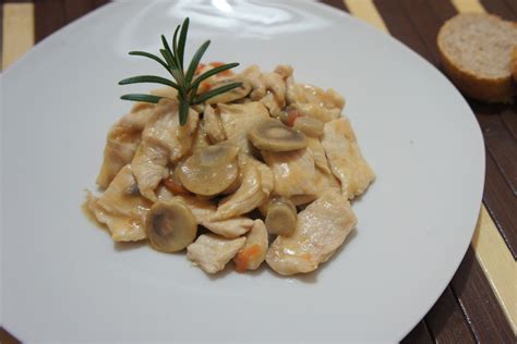 Straccetti Di Pollo Con Funghi E Peperoncino Ricetta Ricette Pollo