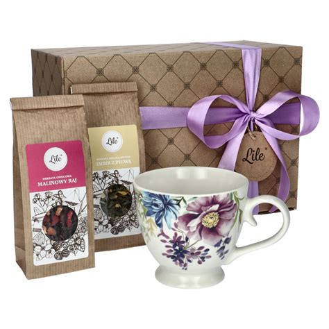 Filiżanka porcelanowa kwiaty z herbatą zestaw box dla teściowej pod