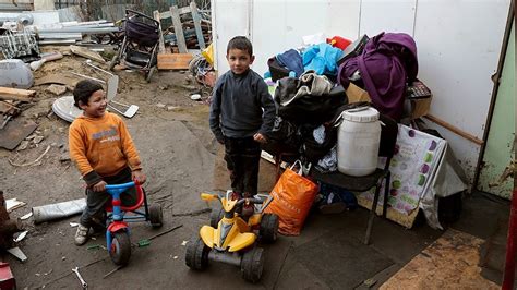 Aides sociales trois scénarios pour sortir les enfants de la pauvreté