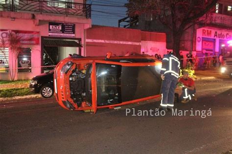 Carro tomba após bater em veículo estacionado em Maringá Plantão Maringá