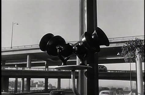 Les Soucoupes Volantes Attaquent Bande annonce EN Vidéo Dailymotion