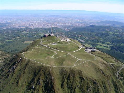Atteindre Le Sommet Du Puy De Dome