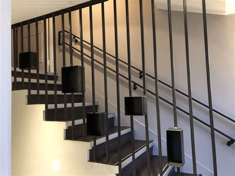 Rampe descalier brut avec double main courante Atelier Metal Création