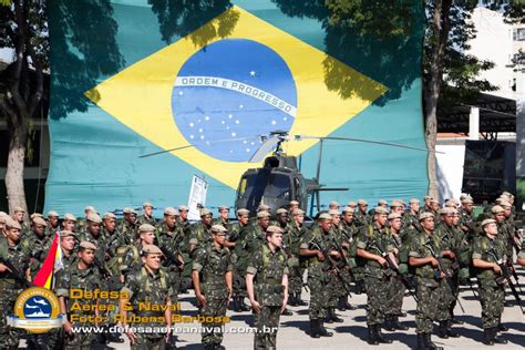12ª Brigada de Infantaria Leve Aeromóvel completa 97 anos e recebe