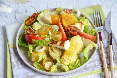 Salade au poulet au fromage manouri et à l avocat